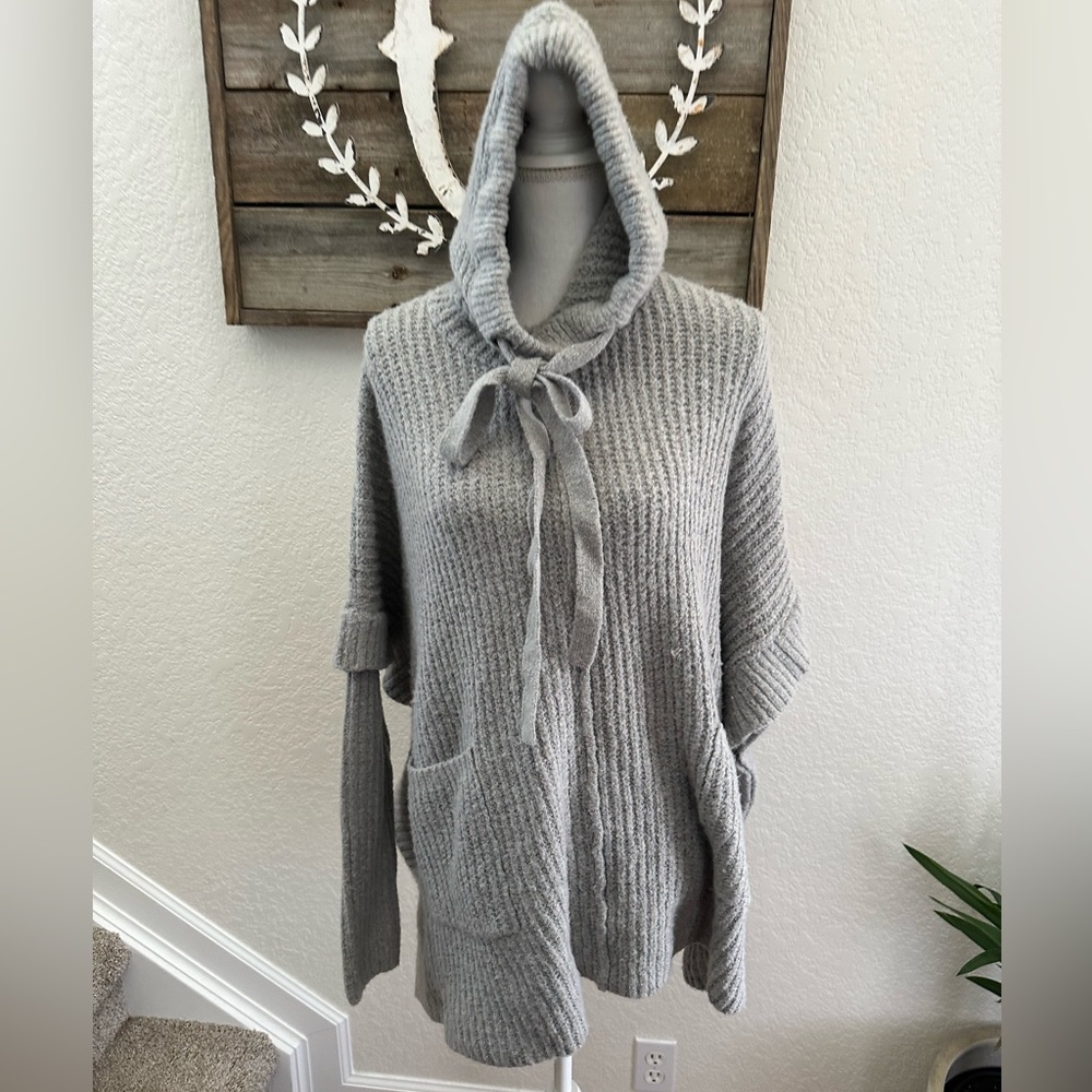 Evereve Roan + Ryan Madison poncho‎ sweater gray ladi… - Gem